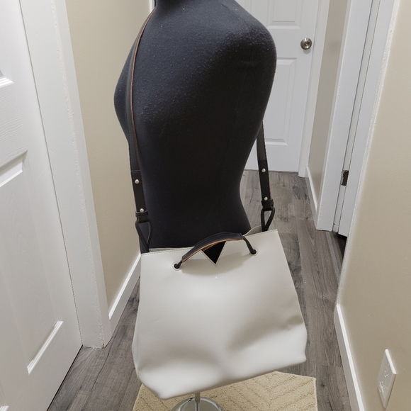 Pixie Mood | Bags | Pixie Mood Vegan Leather Crossbody Bag | Poshmark